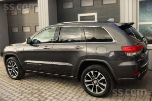 Grey Jeep Grand Cherokee 2020 in Riga, with an engine capacity of 3.00 L and mileage of 0 thousand km for 22750 €, photo 4 on AUTOMOTO.COM.LV
