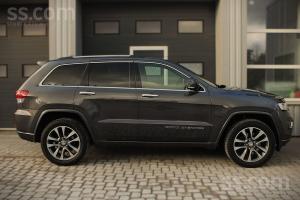 Grey Jeep Grand Cherokee 2020 in Riga, with an engine capacity of 3.00 L and mileage of 0 thousand km for 22750 €, photo 8 on AUTOMOTO.COM.LV