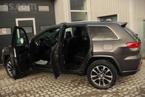 Grey Jeep Grand Cherokee 2020 in Riga, with an engine capacity of 3.00 L and mileage of 0 thousand km for 22750 €, photo 10 on AUTOMOTO.COM.LV