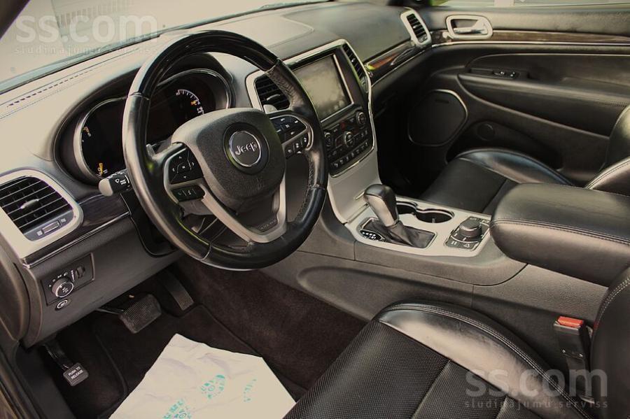 Grey Jeep Grand Cherokee 2020 in Riga, with an engine capacity of 3.00 L and mileage of 0 thousand km for 22750 €, photo 21 on AUTOMOTO.COM.LV