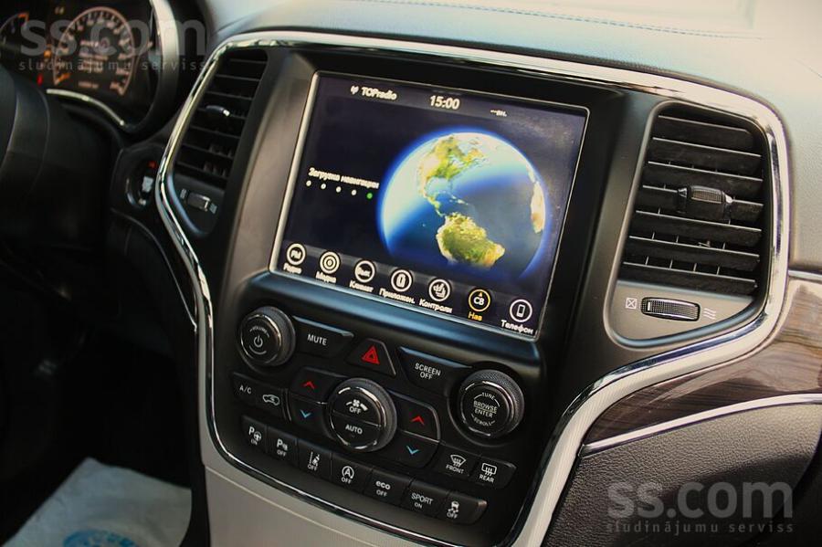 Grey Jeep Grand Cherokee 2020 in Riga, with an engine capacity of 3.00 L and mileage of 0 thousand km for 22750 €, photo 24 on AUTOMOTO.COM.LV