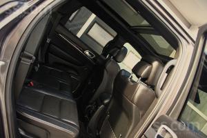 Grey Jeep Grand Cherokee 2020 in Riga, with an engine capacity of 3.00 L and mileage of 0 thousand km for 22750 €, photo 27 on AUTOMOTO.COM.LV