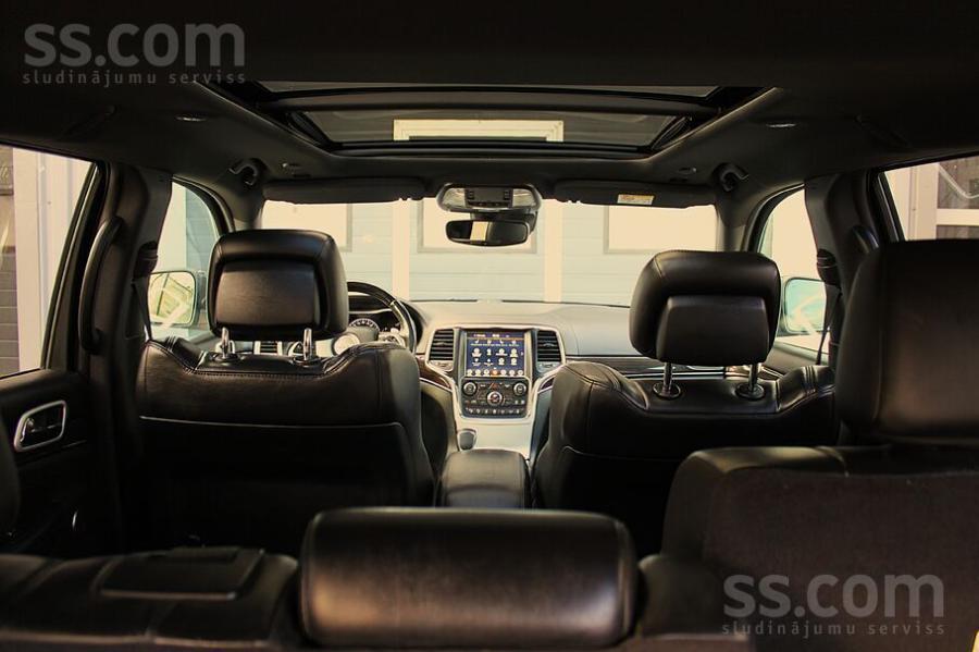 Grey Jeep Grand Cherokee 2020 in Riga, with an engine capacity of 3.00 L and mileage of 0 thousand km for 22750 €, photo 33 on AUTOMOTO.COM.LV