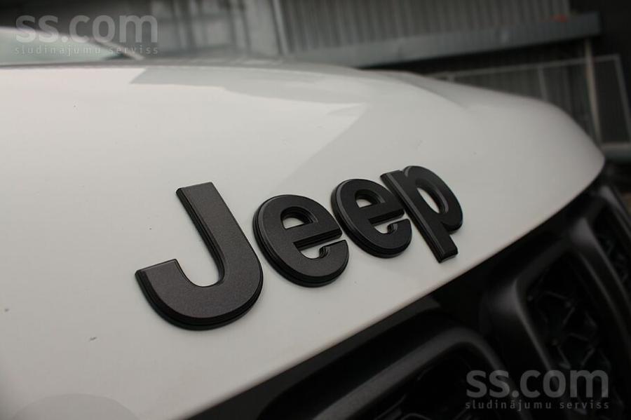 Pelēks Jeep Grand Cherokee 2020 Rīga, ar dzinēja tilpumu 3.00 L un nobraukumu 0 tūkst. km par 22950 €, foto 11 vietnē AUTOMOTO.COM.LV