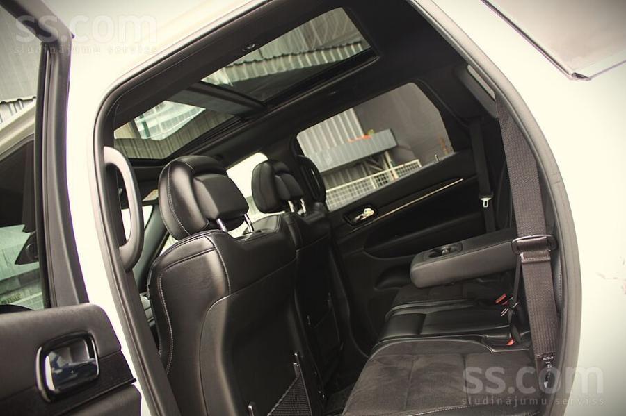 Pelēks Jeep Grand Cherokee 2020 Rīga, ar dzinēja tilpumu 3.00 L un nobraukumu 0 tūkst. km par 22950 €, foto 22 vietnē AUTOMOTO.COM.LV