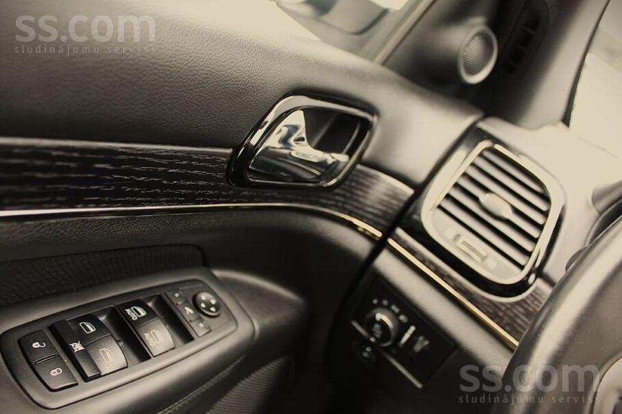 Pelēks Jeep Grand Cherokee 2020 Rīga, ar dzinēja tilpumu 3.00 L un nobraukumu 0 tūkst. km par 22950 €, foto 27 vietnē AUTOMOTO.COM.LV