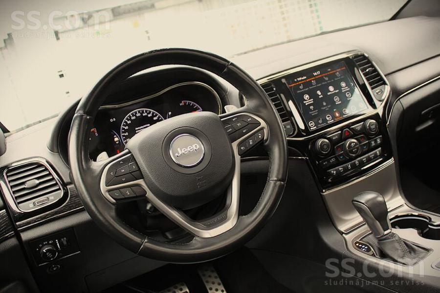 Pelēks Jeep Grand Cherokee 2020 Rīga, ar dzinēja tilpumu 3.00 L un nobraukumu 0 tūkst. km par 22950 €, foto 31 vietnē AUTOMOTO.COM.LV