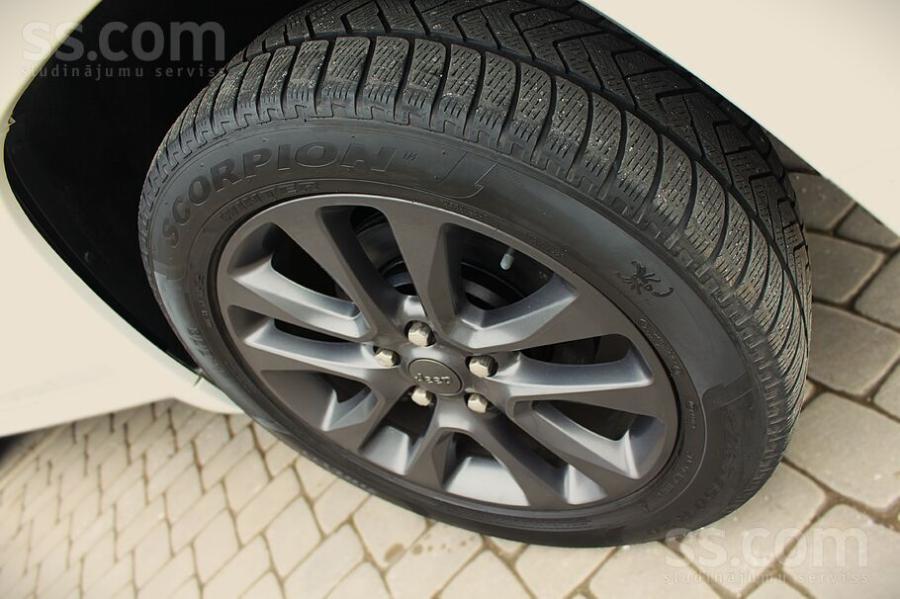 Pelēks Jeep Grand Cherokee 2020 Rīga, ar dzinēja tilpumu 3.00 L un nobraukumu 0 tūkst. km par 22950 €, foto 35 vietnē AUTOMOTO.COM.LV