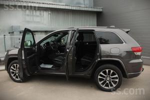 Grey Jeep Grand Cherokee 2020 in Riga, with an engine capacity of 3.00 L and mileage of 0 thousand km for 22650 €, photo 10 on AUTOMOTO.COM.LV