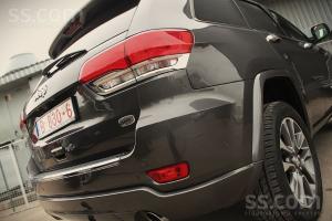 Grey Jeep Grand Cherokee 2020 in Riga, with an engine capacity of 3.00 L and mileage of 0 thousand km for 22650 €, photo 13 on AUTOMOTO.COM.LV