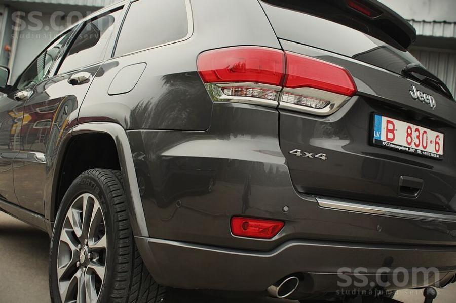 Grey Jeep Grand Cherokee 2020 in Riga, with an engine capacity of 3.00 L and mileage of 0 thousand km for 22650 €, photo 16 on AUTOMOTO.COM.LV