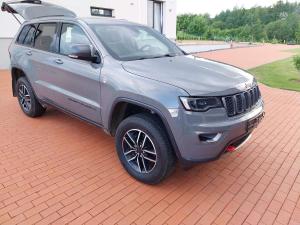 Grey Jeep Grand Cherokee 2020 in Vilnius, with an engine capacity of 3.60 L and mileage of 1015 thousand km for 19000 €, photo  on AUTOMOTO.COM.LV