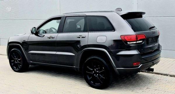 Grey Jeep Grand Cherokee 2020 in Kretinga, with an engine capacity of 3.60 L and mileage of 146 thousand km for 18999 €, photo 7 on AUTOMOTO.COM.LV