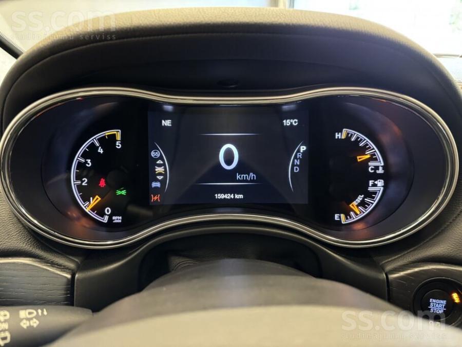 Pelēks Jeep Grand Cherokee 2020 Rīga, ar dzinēja tilpumu 3.00 L un nobraukumu 159 tūkst. km par 21900 €, foto 20 vietnē AUTOMOTO.COM.LV