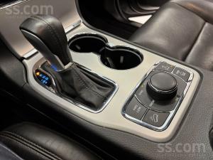 Pelēks Jeep Grand Cherokee 2020 Rīga, ar dzinēja tilpumu 3.00 L un nobraukumu 159 tūkst. km par 21900 €, foto 26 vietnē AUTOMOTO.COM.LV
