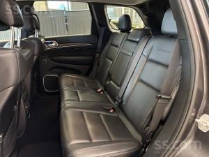 Pelēks Jeep Grand Cherokee 2020 Rīga, ar dzinēja tilpumu 3.00 L un nobraukumu 159 tūkst. km par 21900 €, foto 31 vietnē AUTOMOTO.COM.LV