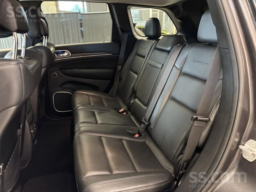 Pelēks Jeep Grand Cherokee 2020 Rīga, ar dzinēja tilpumu 3.00 L un nobraukumu 159 tūkst. km par 21900 €, foto 31 vietnē AUTOMOTO.COM.LV