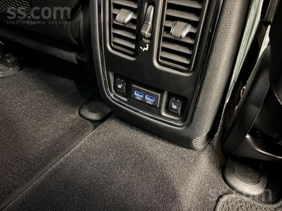 Pelēks Jeep Grand Cherokee 2020 Rīga, ar dzinēja tilpumu 3.00 L un nobraukumu 159 tūkst. km par 21900 €, foto 33 vietnē AUTOMOTO.COM.LV
