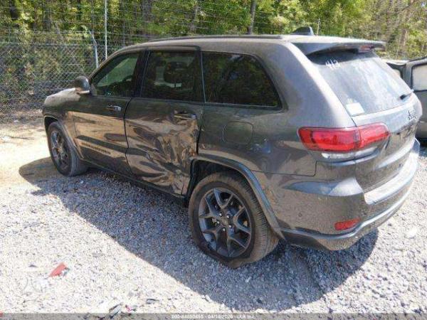 Grey Jeep Grand Cherokee 2020 in Klaipeda, with an engine capacity of 3.60 L and mileage of 68 thousand km for 15600 €, photo 3 on AUTOMOTO.COM.LV