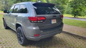 Grey Jeep Grand Cherokee 2020 in Vilnius, with an engine capacity of 3.60 L and mileage of 112 thousand km for 20699 €, photo 5 on AUTOMOTO.COM.LV