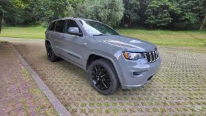 Grey Jeep Grand Cherokee 2020 in Vilnius, with an engine capacity of 3.60 L and mileage of 112 thousand km for 20699 €, photo 7 on AUTOMOTO.COM.LV