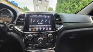 Grey Jeep Grand Cherokee 2020 in Vilnius, with an engine capacity of 3.60 L and mileage of 112 thousand km for 20699 €, photo 13 on AUTOMOTO.COM.LV