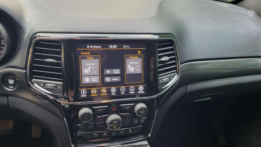 Grey Jeep Grand Cherokee 2020 in Vilnius, with an engine capacity of 3.60 L and mileage of 112 thousand km for 20699 €, photo 14 on AUTOMOTO.COM.LV