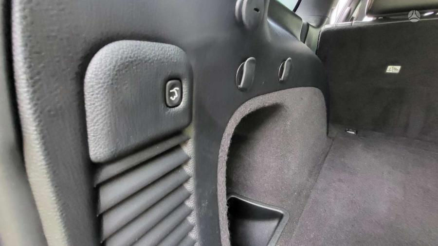 Grey Jeep Grand Cherokee 2020 in Vilnius, with an engine capacity of 3.60 L and mileage of 112 thousand km for 20699 €, photo 18 on AUTOMOTO.COM.LV