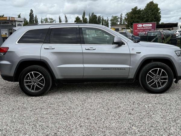 Pelēks Jeep Grand Cherokee 2020 Kretinga, ar dzinēja tilpumu 3.60 L un nobraukumu 126 tūkst. km par 18499 €, foto 4 vietnē AUTOMOTO.COM.LV