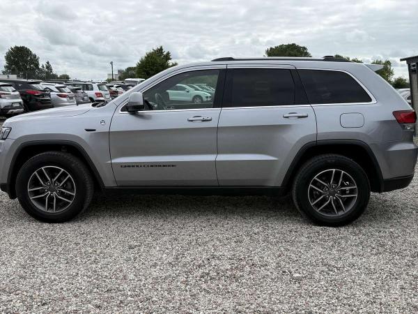 Pelēks Jeep Grand Cherokee 2020 Kretinga, ar dzinēja tilpumu 3.60 L un nobraukumu 126 tūkst. km par 18499 €, foto 6 vietnē AUTOMOTO.COM.LV