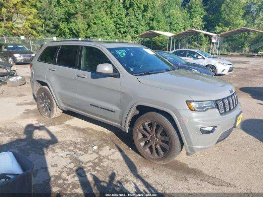 Grey Jeep Grand Cherokee 2020 in Vilnius, with an engine capacity of 3.60 L and mileage of 244 thousand km for 10400 €, photo 1 on AUTOMOTO.COM.LV