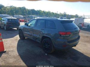 Grey Jeep Grand Cherokee 2020 in Vilnius, with an engine capacity of 3.60 L and mileage of 244 thousand km for 10400 €, photo 4 on AUTOMOTO.COM.LV