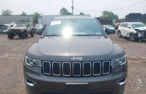 Jeep Grand Cherokee 2020 in Vilnius on AUTOMOTO.COM.LV Grey Jeep Grand Cherokee 2020 in Vilnius, with an engine capacity of 3.60 L and mileage of 102 thousand km for 12400 β¬, photo 4 on AUTOMOTO.COM.LV