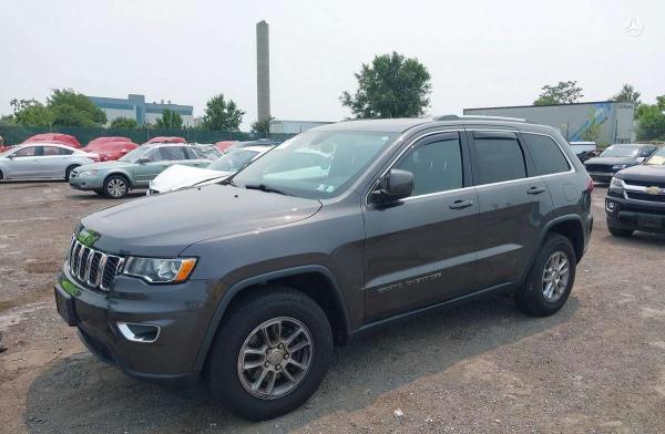 Jeep Grand Cherokee 2020 in Vilnius on AUTOMOTO.COM.LV Grey Jeep Grand Cherokee 2020 in Vilnius, with an engine capacity of 3.60 L and mileage of 102 thousand km for 12400 β¬, photo 7 on AUTOMOTO.COM.LV