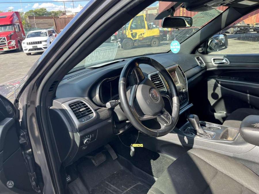 Pelēks Jeep Grand Cherokee 2020 Viļņa, ar dzinēja tilpumu 3.60 L un nobraukumu 102 tūkst. km par 12400 €, foto 16 vietnē AUTOMOTO.COM.LV