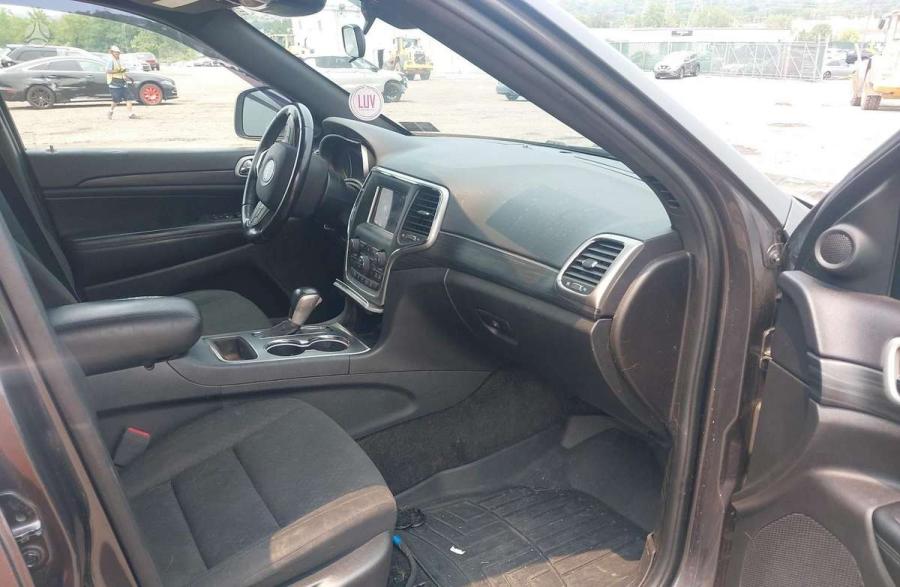 Pelēks Jeep Grand Cherokee 2020 Viļņa, ar dzinēja tilpumu 3.60 L un nobraukumu 102 tūkst. km par 12400 €, foto 17 vietnē AUTOMOTO.COM.LV