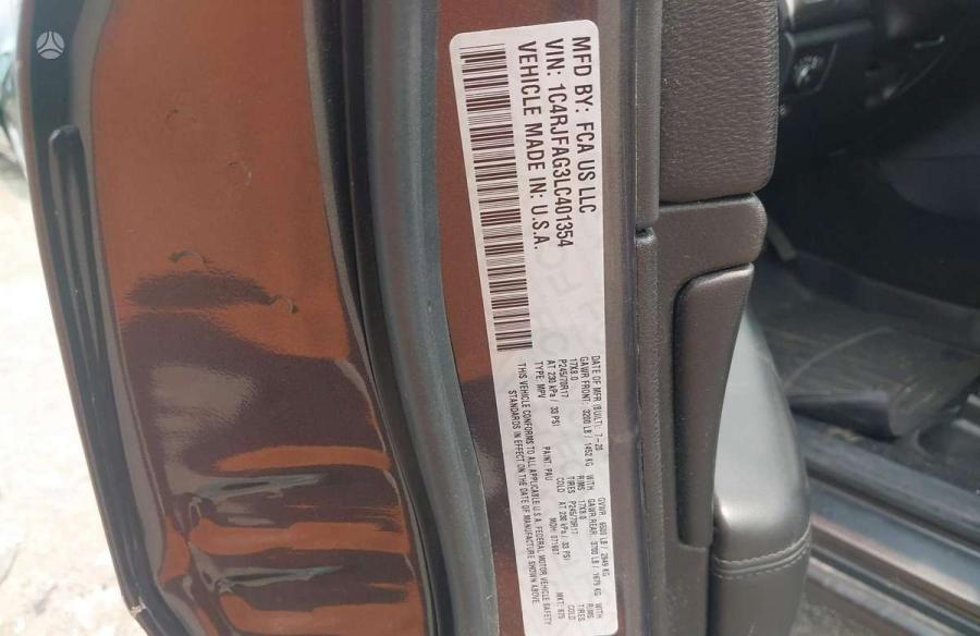 Pelēks Jeep Grand Cherokee 2020 Viļņa, ar dzinēja tilpumu 3.60 L un nobraukumu 102 tūkst. km par 12400 €, foto 20 vietnē AUTOMOTO.COM.LV