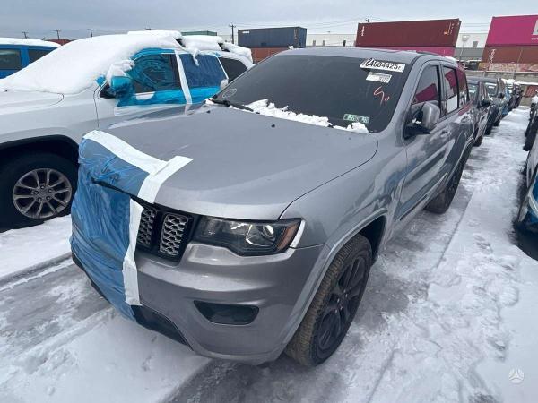 Grey Jeep Grand Cherokee 2021 in Ukmerge, with an engine capacity of 3.60 L and mileage of 58 thousand km for 14590 €, photo 9 on AUTOMOTO.COM.LV