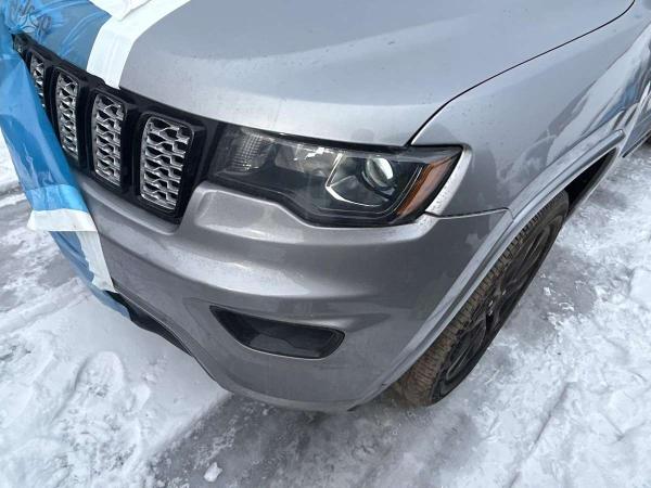 Grey Jeep Grand Cherokee 2021 in Ukmerge, with an engine capacity of 3.60 L and mileage of 58 thousand km for 14590 €, photo 10 on AUTOMOTO.COM.LV
