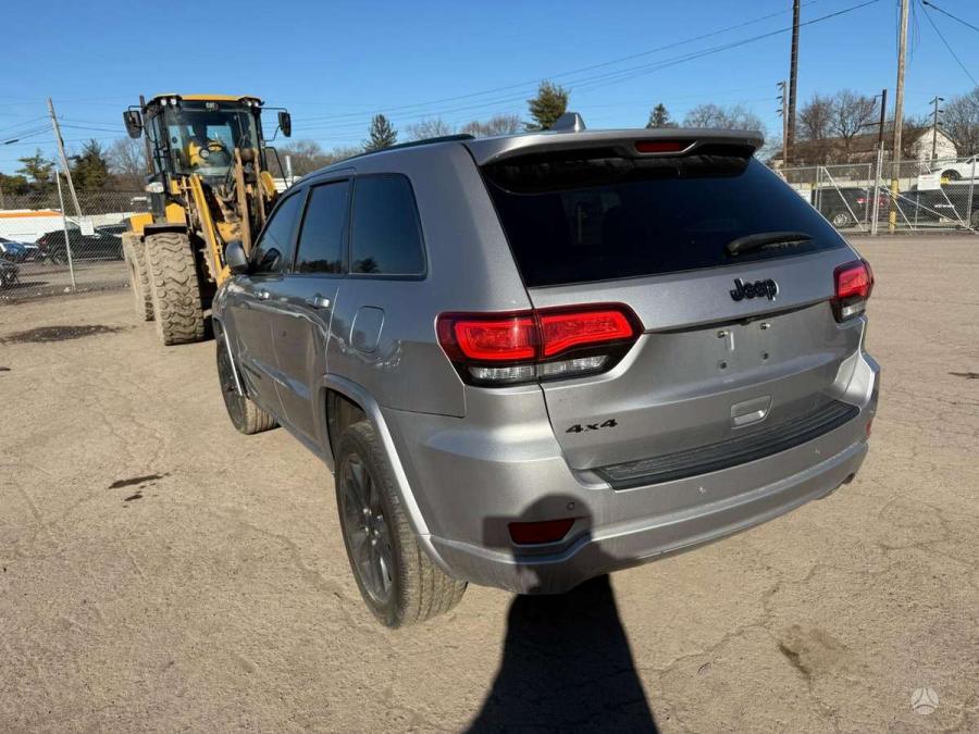 Pelēks Jeep Grand Cherokee 2021 Ukmergė, ar dzinēja tilpumu 3.60 L un nobraukumu 58 tūkst. km par 14590 €, foto 25 vietnē AUTOMOTO.COM.LV