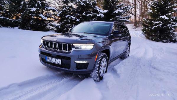 Grey Jeep Grand Cherokee 2021 in Akmene, with an engine capacity of 3.60 L and mileage of 116 thousand km for 33000 €, photo 1 on AUTOMOTO.COM.LV