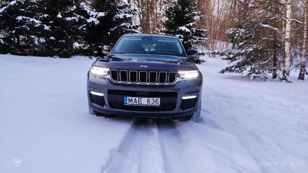 Grey Jeep Grand Cherokee 2021 in Akmene, with an engine capacity of 3.60 L and mileage of 116 thousand km for 33000 €, photo 2 on AUTOMOTO.COM.LV