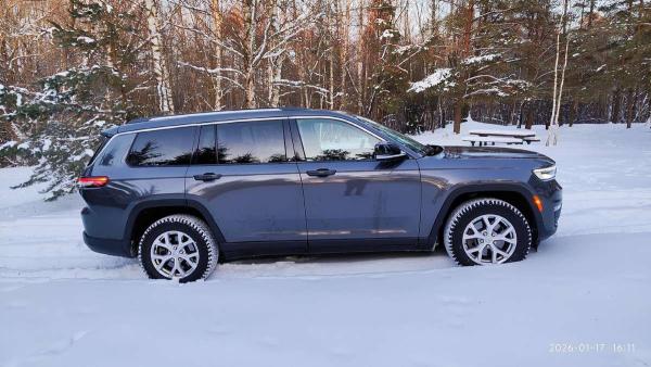 Grey Jeep Grand Cherokee 2021 in Akmene, with an engine capacity of 3.60 L and mileage of 116 thousand km for 33000 €, photo 4 on AUTOMOTO.COM.LV