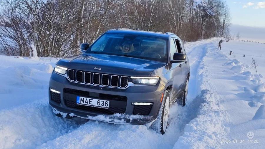 Pelēks Jeep Grand Cherokee 2021 Akmenė, ar dzinēja tilpumu 3.60 L un nobraukumu 116 tūkst. km par 33000 €, foto 9 vietnē AUTOMOTO.COM.LV