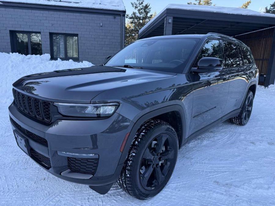 Grey Jeep Grand Cherokee 2021 in Silale, with an engine capacity of 3.60 L and mileage of 91 thousand km for 29900 €, photo 2 on AUTOMOTO.COM.LV
