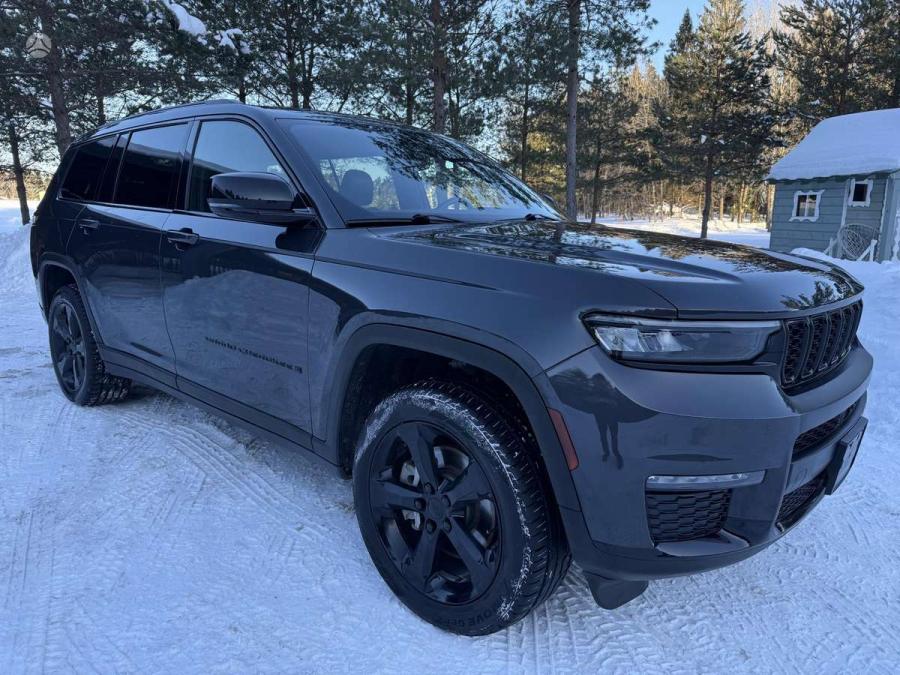 Grey Jeep Grand Cherokee 2021 in Silale, with an engine capacity of 3.60 L and mileage of 91 thousand km for 29900 €, photo 3 on AUTOMOTO.COM.LV
