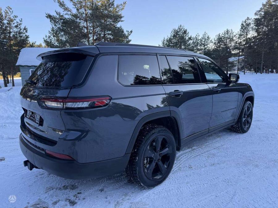 Grey Jeep Grand Cherokee 2021 in Silale, with an engine capacity of 3.60 L and mileage of 91 thousand km for 29900 €, photo 4 on AUTOMOTO.COM.LV
