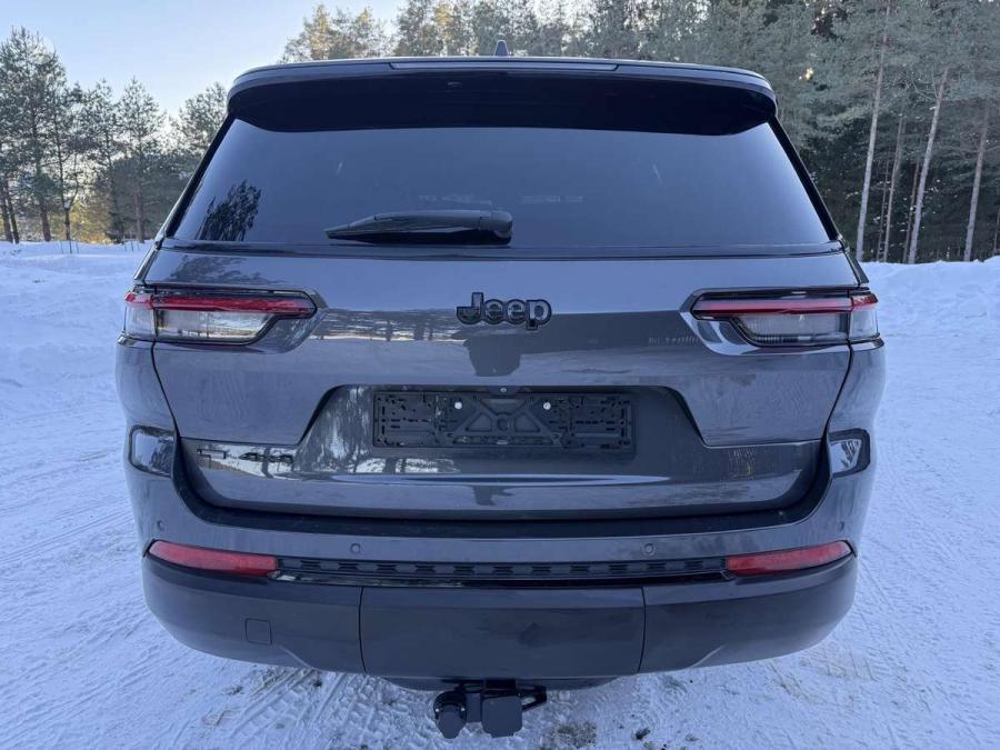 Grey Jeep Grand Cherokee 2021 in Silale, with an engine capacity of 3.60 L and mileage of 91 thousand km for 29900 €, photo 6 on AUTOMOTO.COM.LV