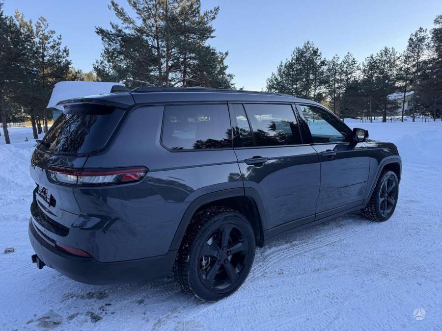 Grey Jeep Grand Cherokee 2021 in Silale, with an engine capacity of 3.60 L and mileage of 91 thousand km for 29900 €, photo 10 on AUTOMOTO.COM.LV