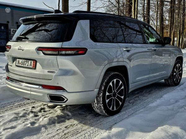 Grey Jeep Grand Cherokee 2021 in Vilnius, with an engine capacity of 3.60 L and mileage of 48 thousand km for 39500 €, photo 4 on AUTOMOTO.COM.LV